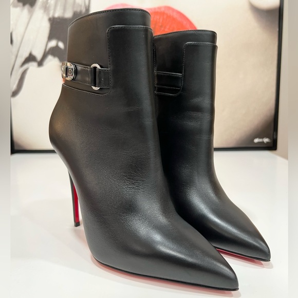Christian Louboutin | Shoes | Christian Louboutin Lock So Kate 0mm ...
